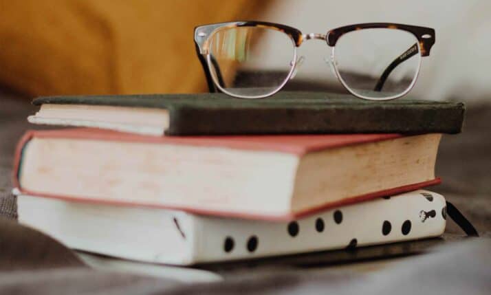 The 5 Books Every Pre-Med Student Should Read – Atlantis